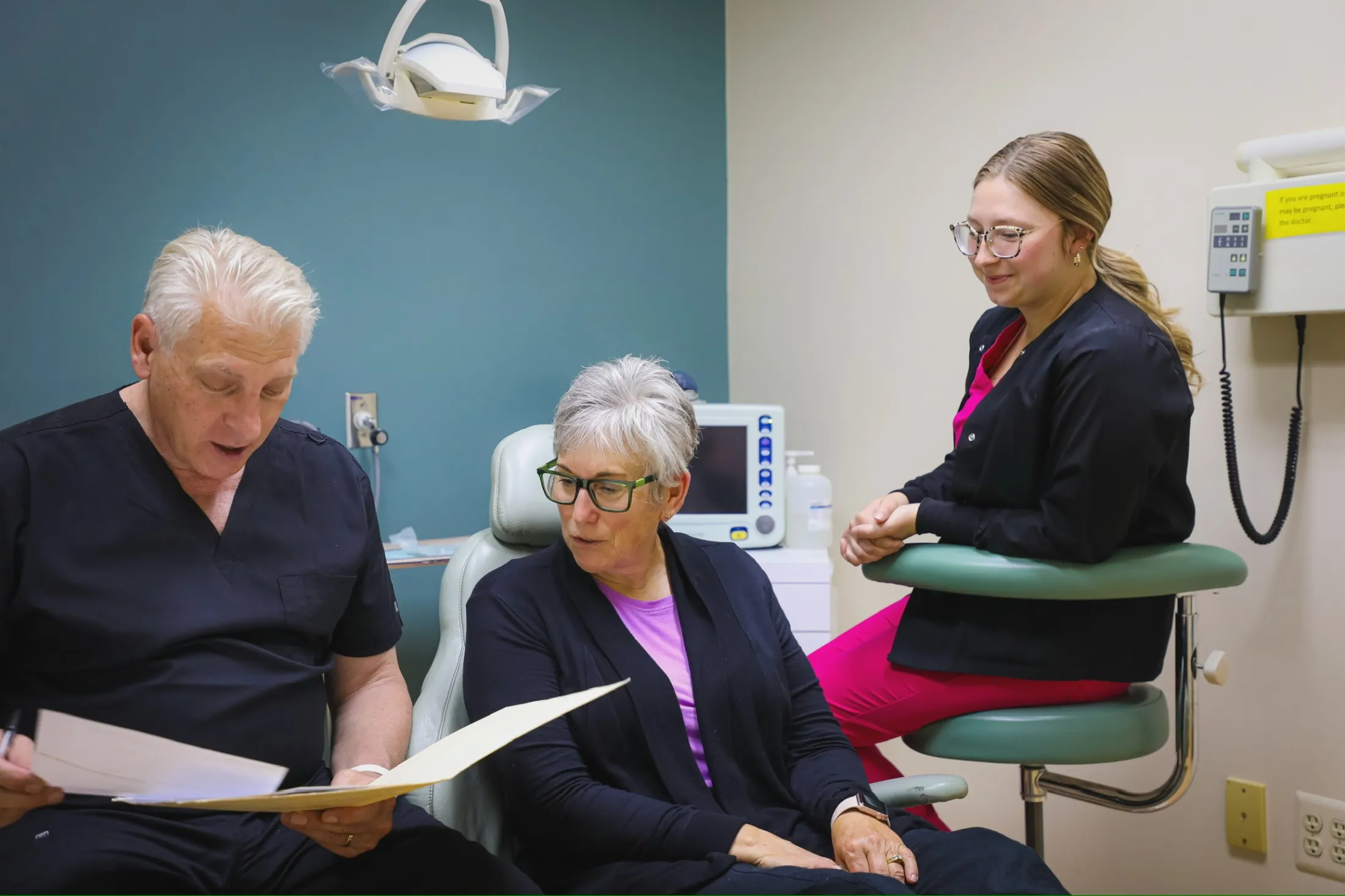 Radecki Oral Surgery | Dental Implants & Extractions Since 1992